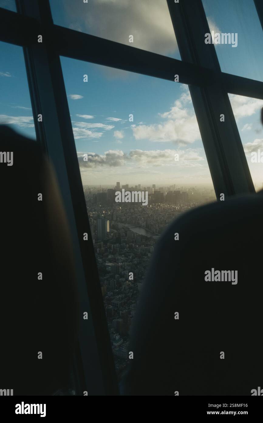 Expansive windows framed hi-res stock photography and images - Alamy