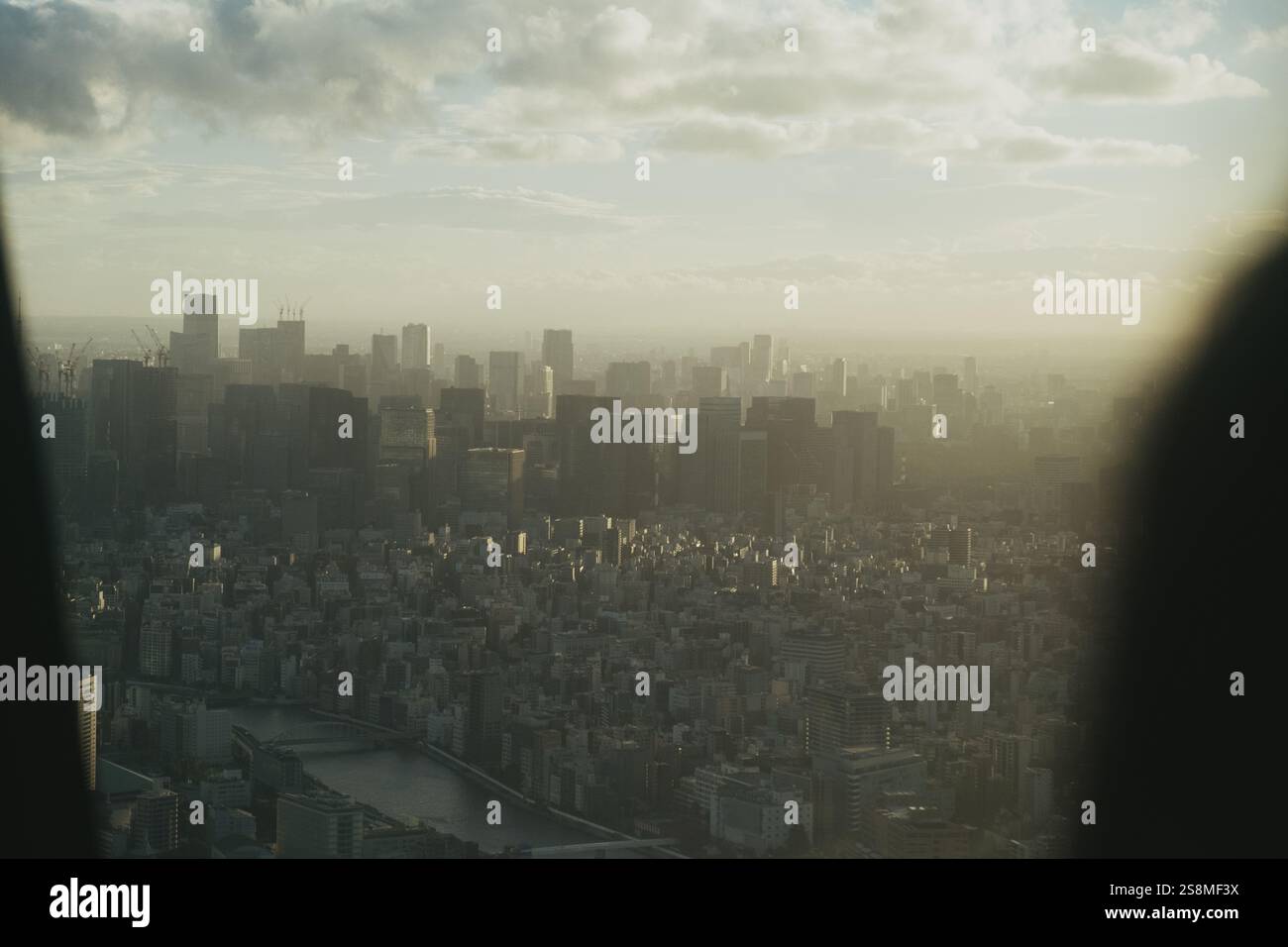 Urban haze atmosphere hi-res stock photography and images - Alamy