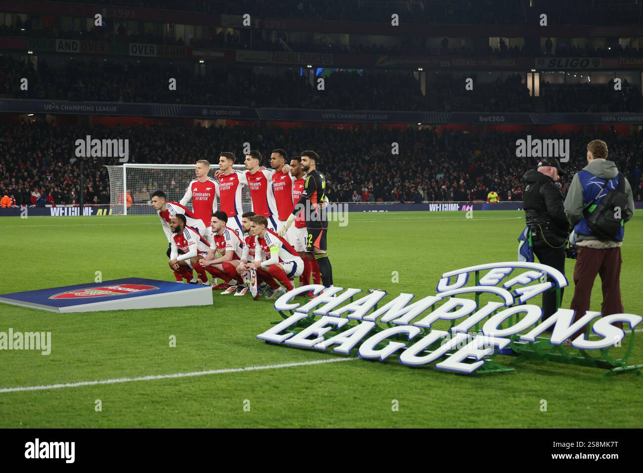 London, UK. 22nd Jan, 2025. Arsenal team line up at the Arsenal v ...