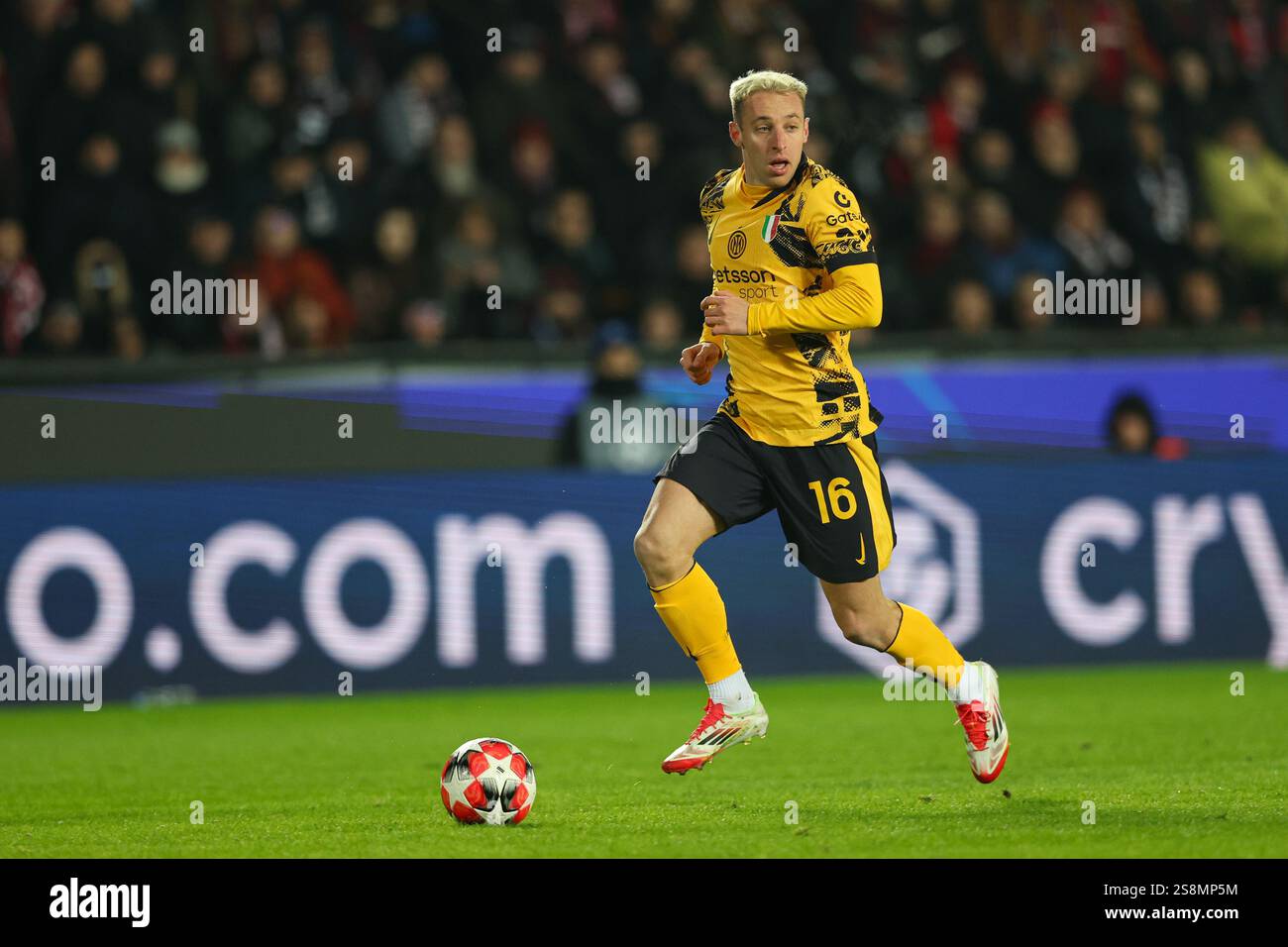 Davide Frattesi of Inter seen in action during the UEFA Champions ...