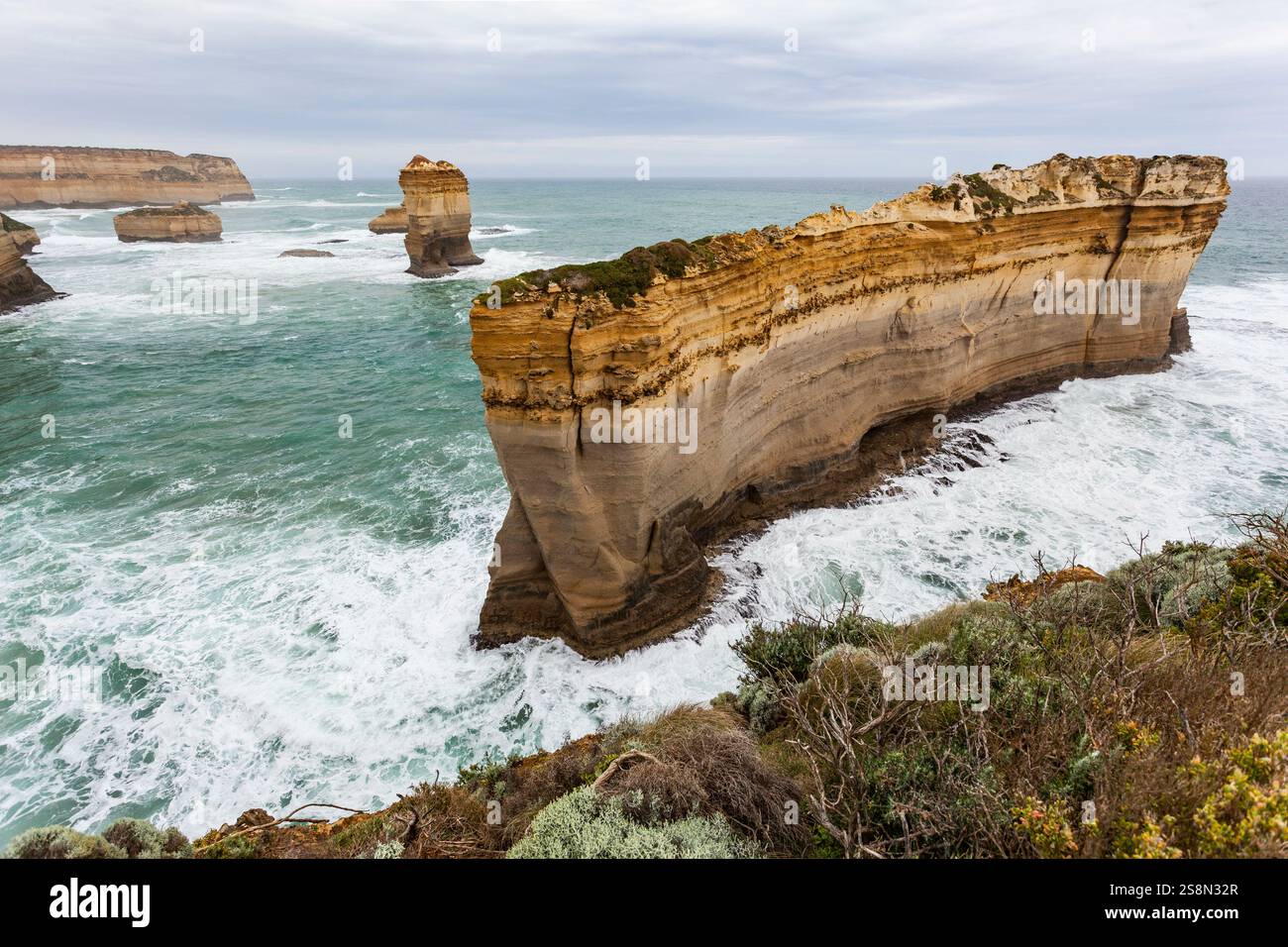 Cliffs along the Great Ocean Road, Victoria State, southern Australia ...