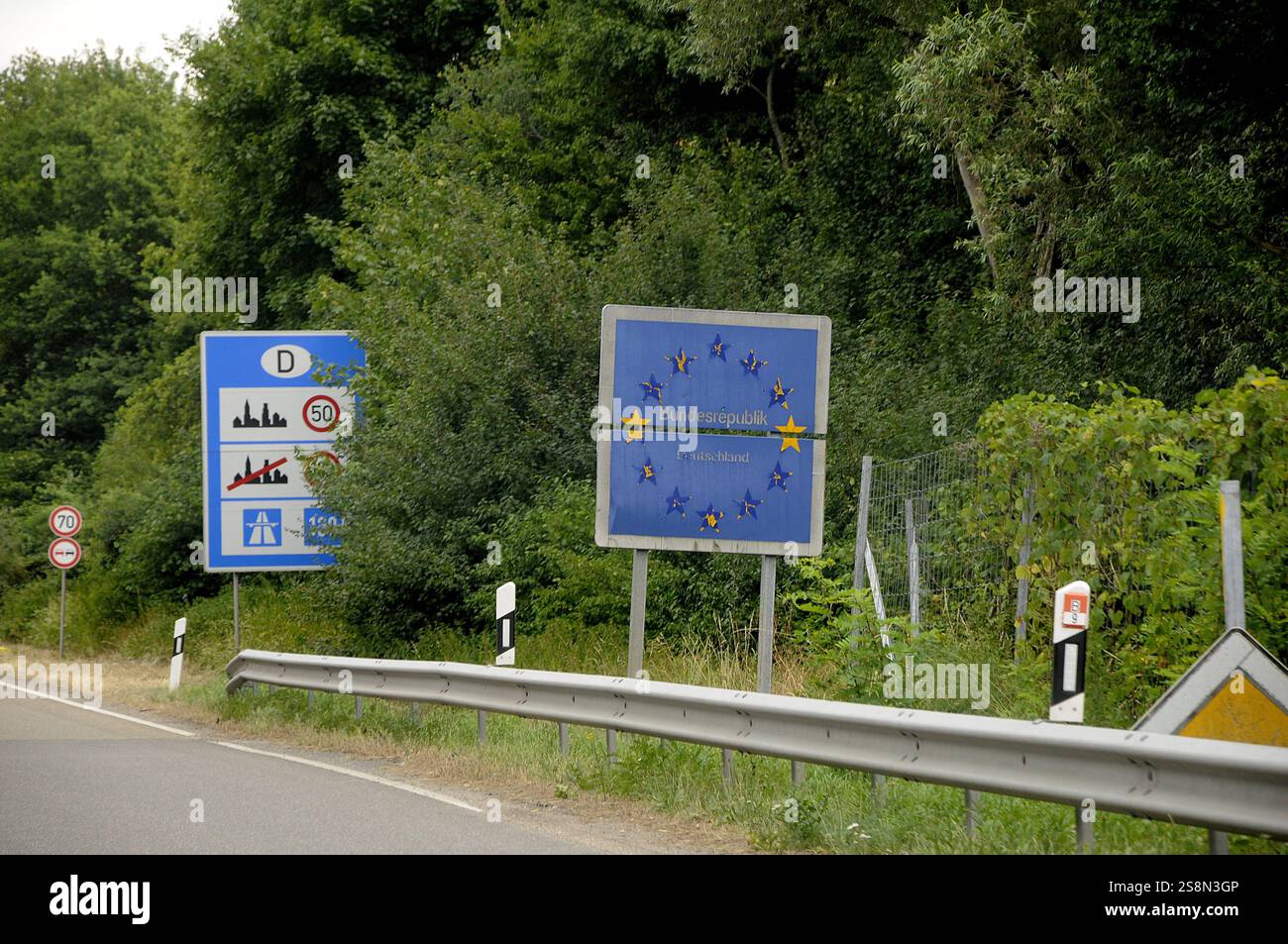 REGION ALSACE /FRANCE GERMANY - 27June 2017. French crossing from ...