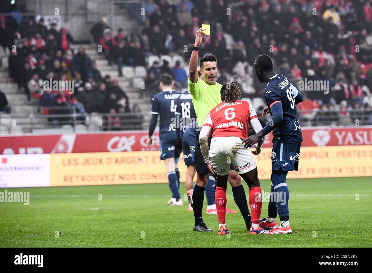 06 Valentin ATANGANA EDOA (sdr) - Mathieu VERNICE (arbitre) - 93 Arouna ...
