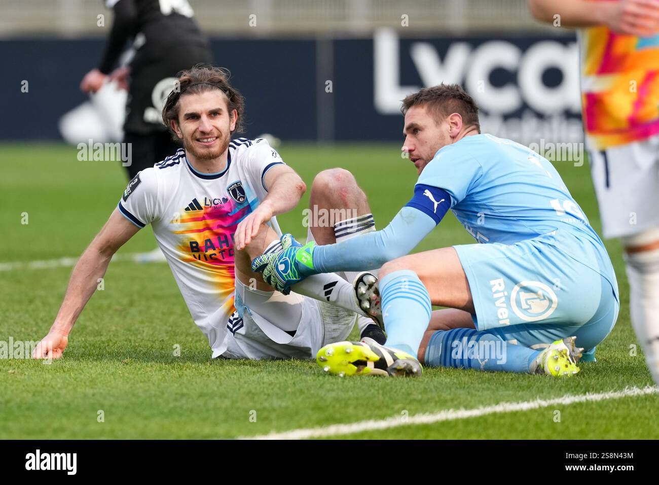 29 Pierre-Yves HAMEL (pfc) - 01 Regis GURTNER (asc) during the Ligue 2 ...