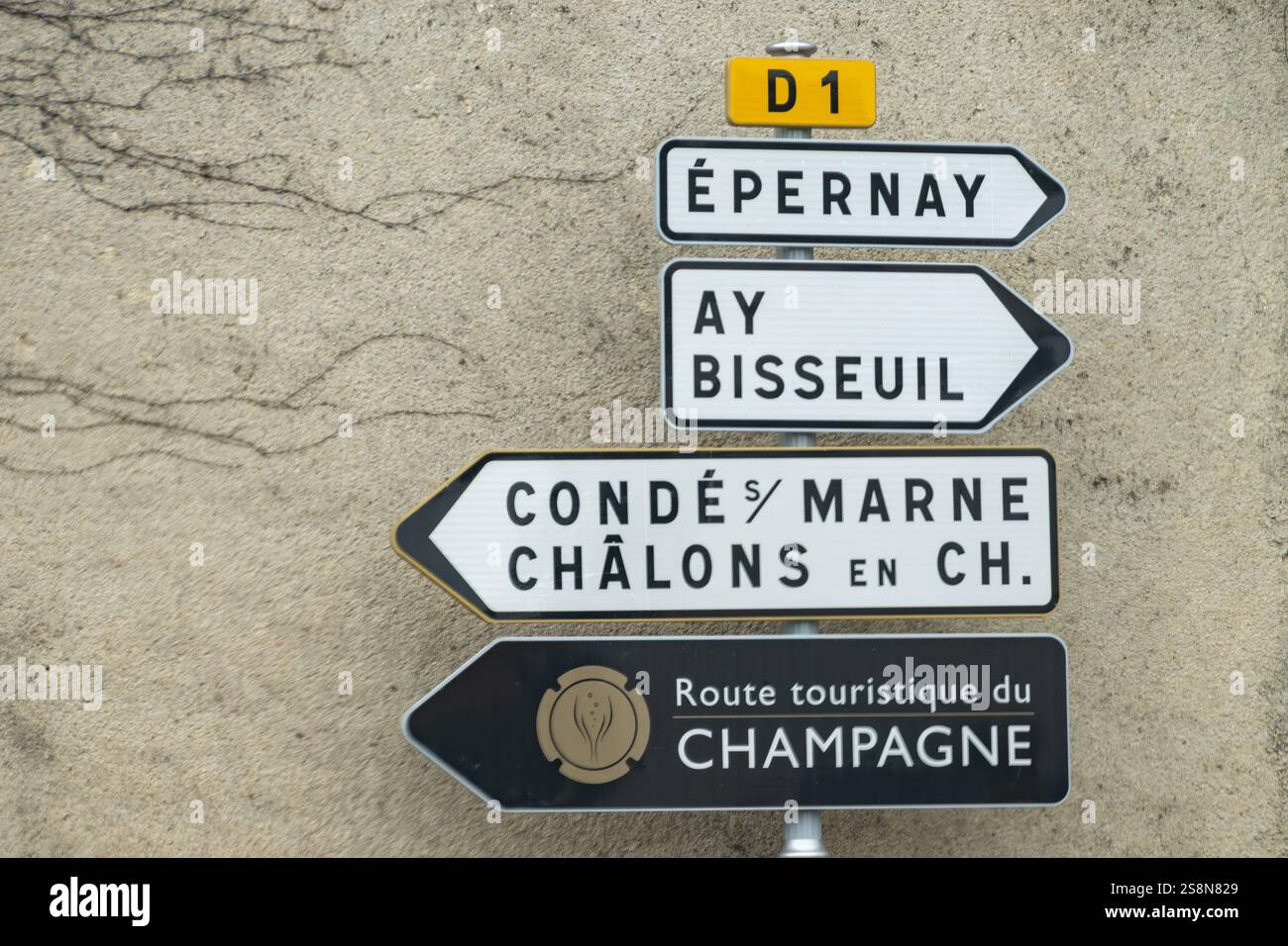 Road signes, directions and places of destinations, Gran Cru villages ...
