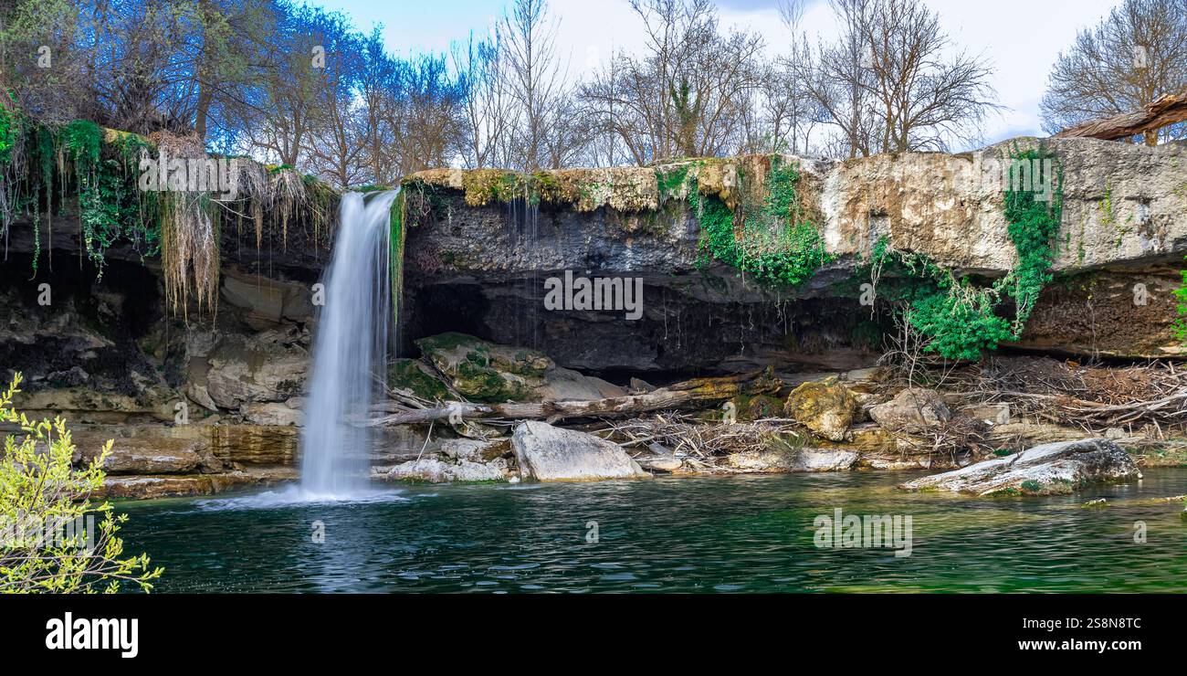 Jerea River Waterfall, Pedrosa de Tobalina, Valle de Tobalina, Las ...