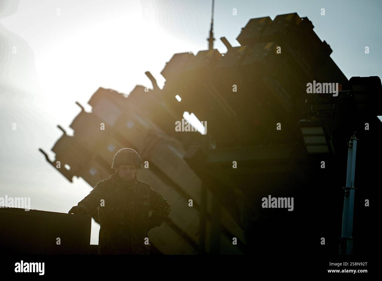 23 January 2025, Poland, Rzeszow: Bundeswehr soldiers load missiles for ...