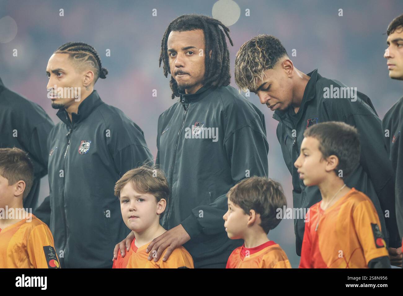 Raphinha yamal barcelona 2025 hi-res stock photography and images - Alamy