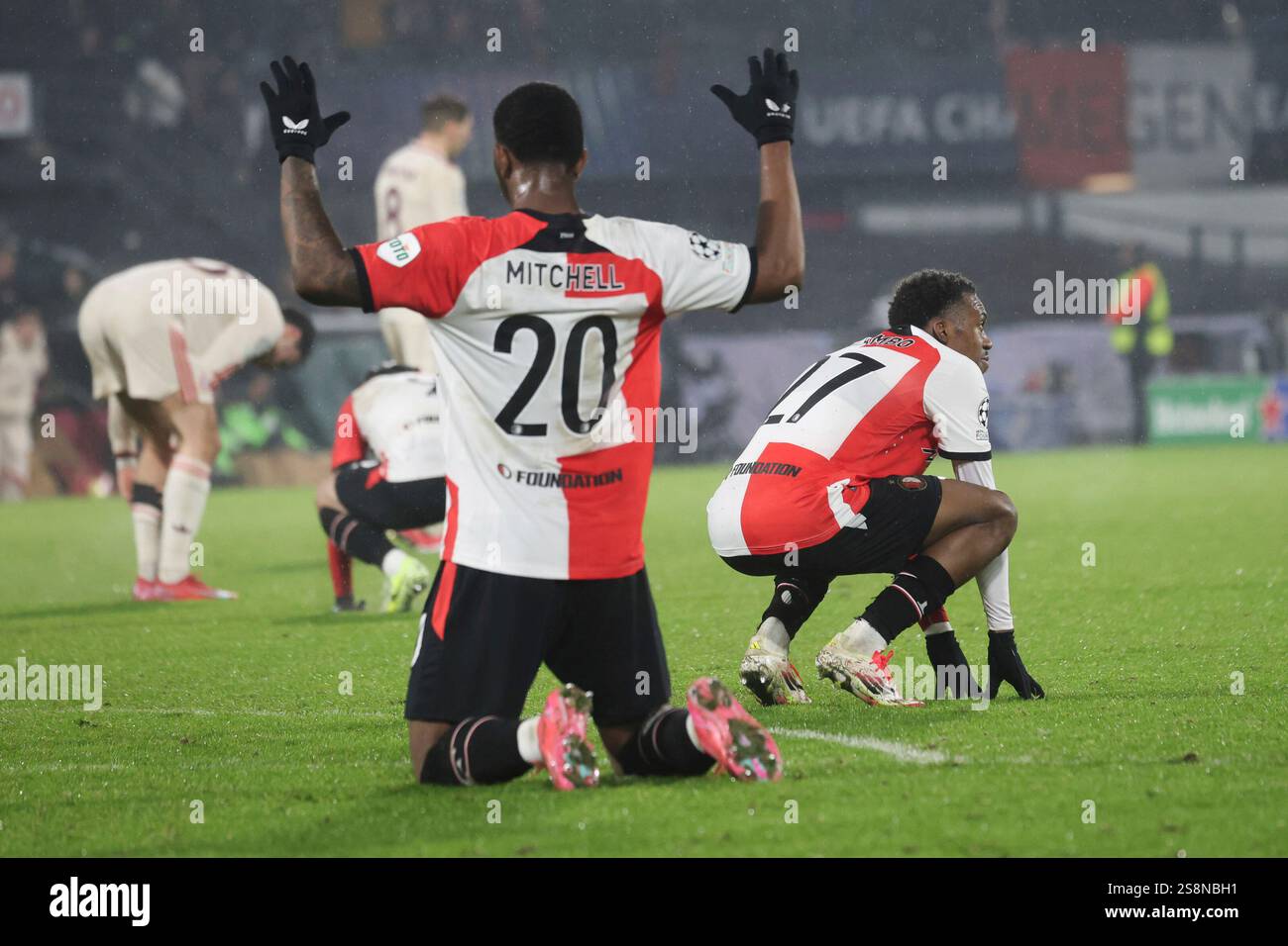 Nach dem Schlusspfiff: Jeyland Mitchell (Rotterdam #20), NDL, Feyenoord ...