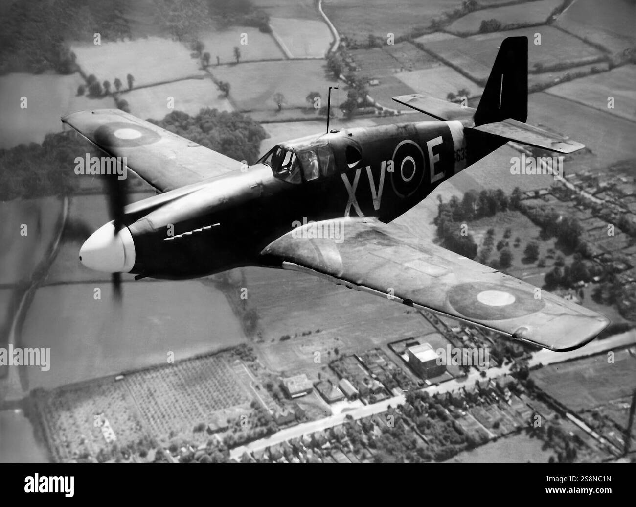 Flight military fighter aircrafts Black and White Stock Photos & Images ...