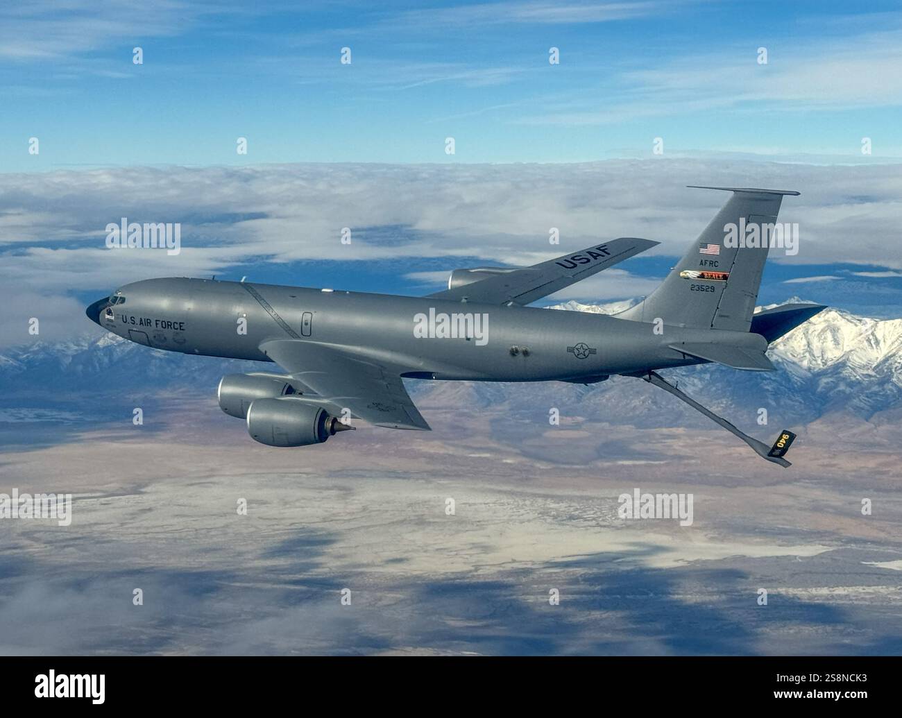 A Beale AFB KC-135 supports F-16s from Edwards AFB during an early ...