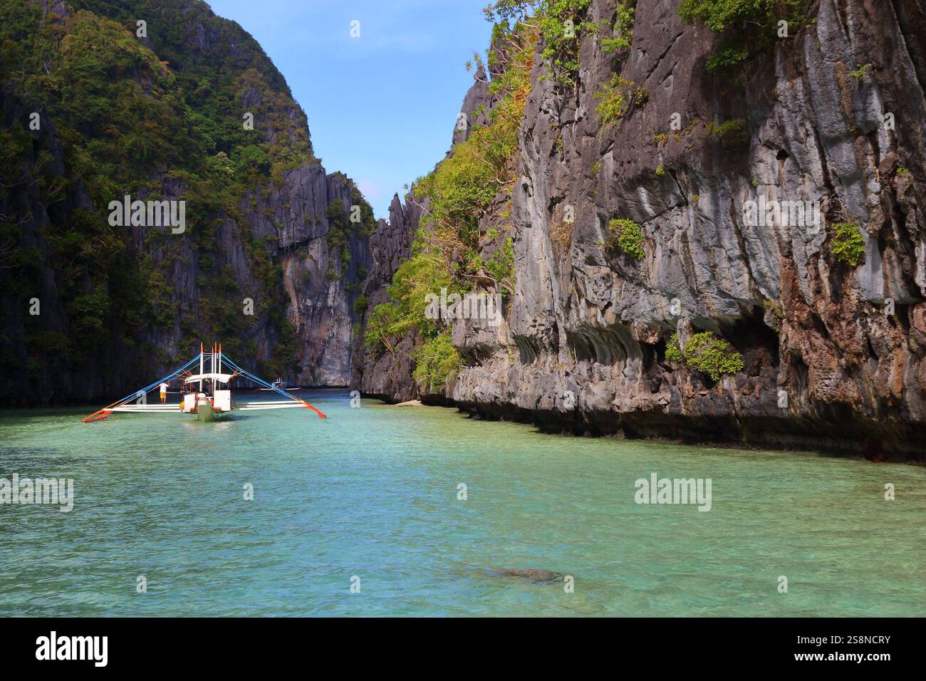 Philippines Palawan island nature. Karst rock cliffs landscape ...