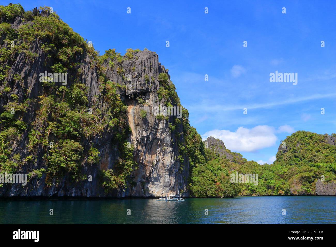 Philippines Palawan island nature. Karst rock cliffs landscape ...