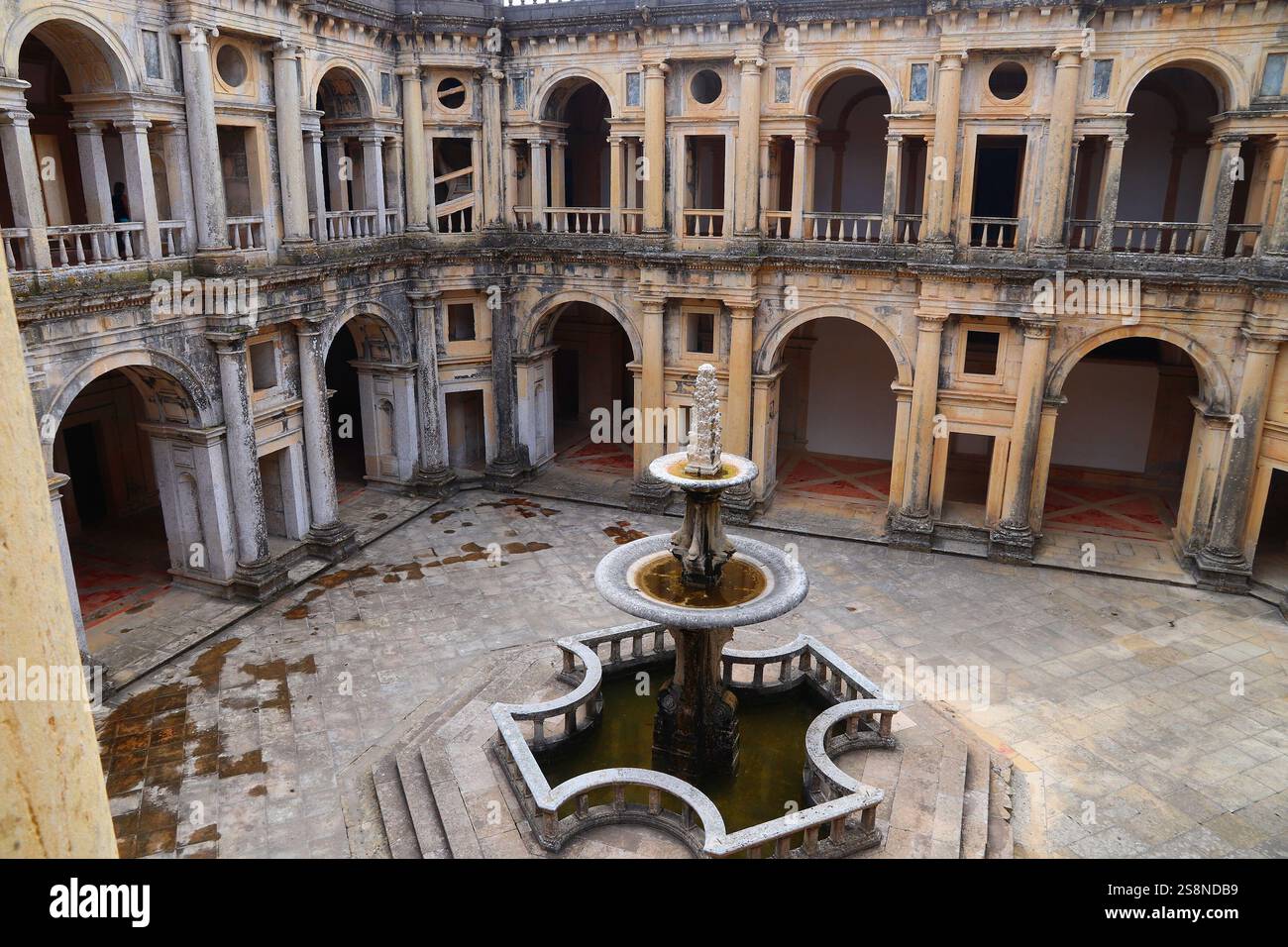 Tomar Monastery Manueline architecture. Tomar Convent of Christ ...