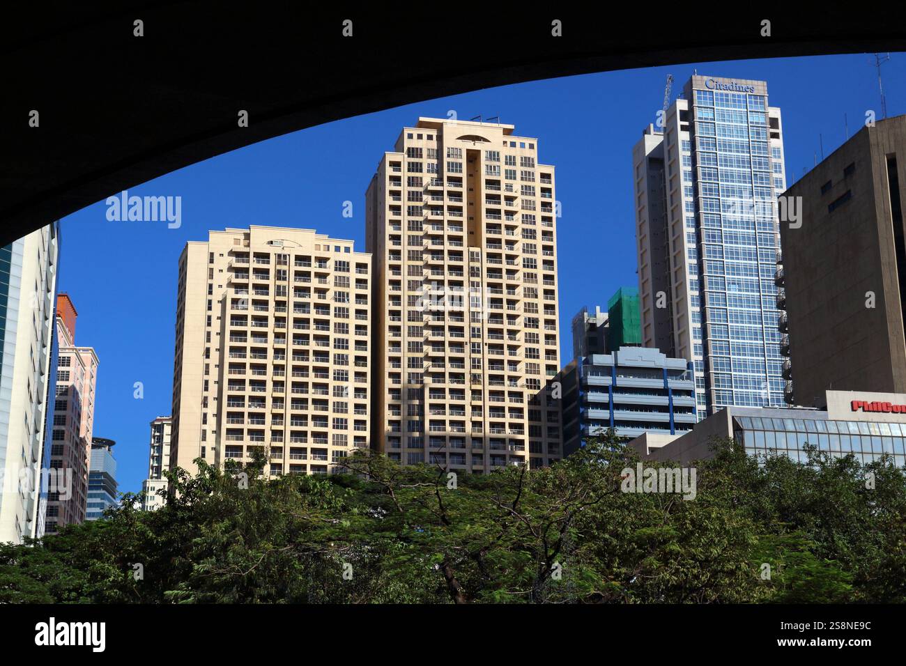 MANILA, PHILIPPINES - DECEMBER 7, 2017: Skyline view from Ayala ...