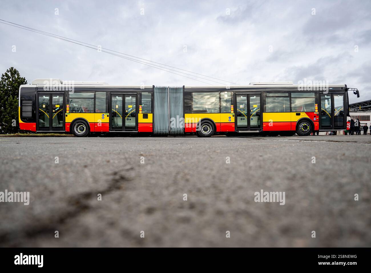 Iveco Urbanway Hybrid 18M articulated bus, Hradec Kralove Transport ...