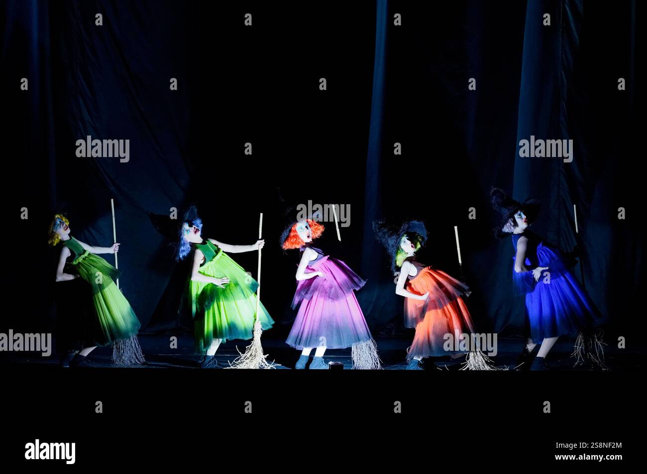 Fotoprobe der Oper Hänsel und Gretel von Engelbert Humperdinck nach dem ...