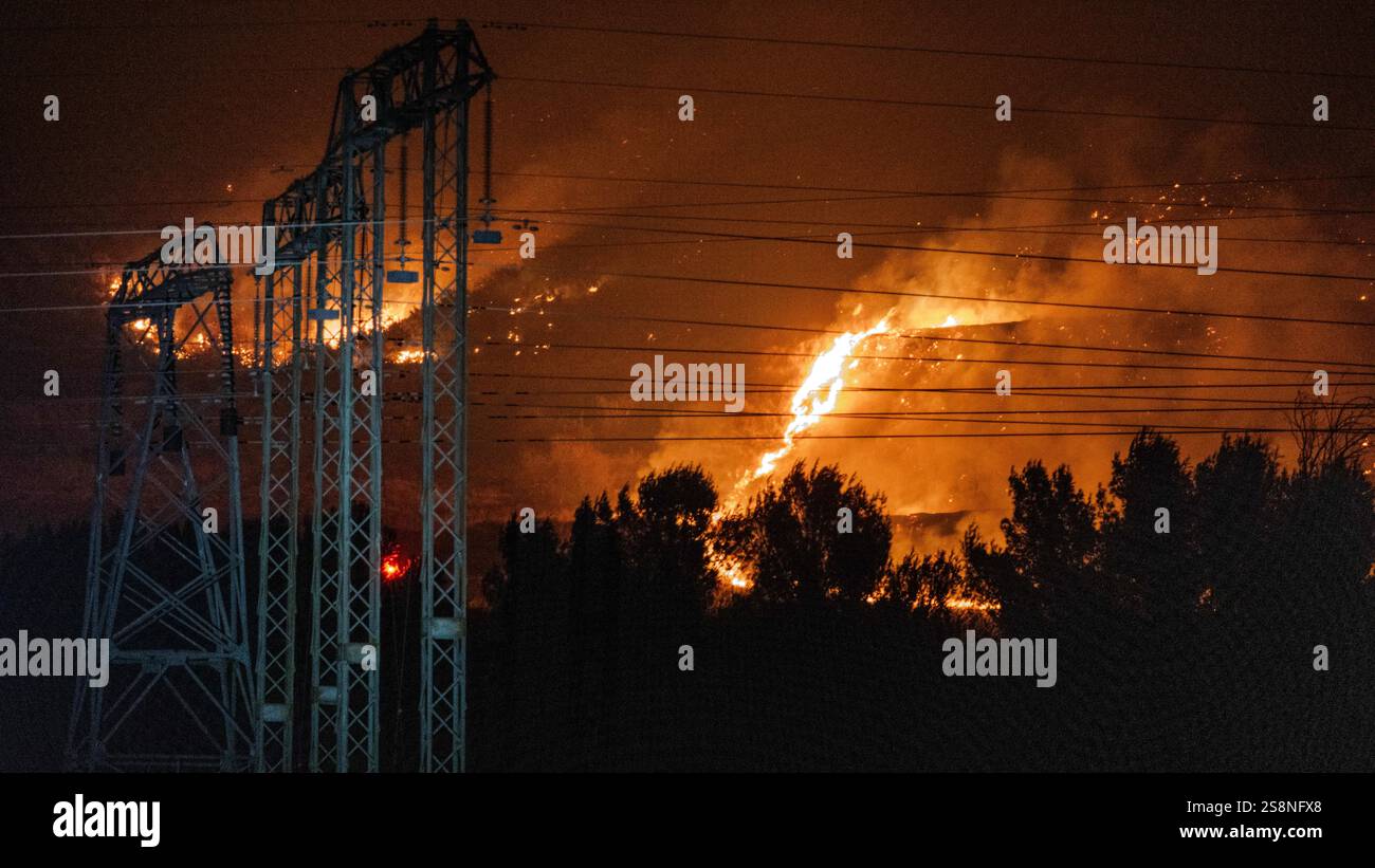 Castaic, California, USA. 22nd Jan, 2025. Hughes fire, in Castaic ...