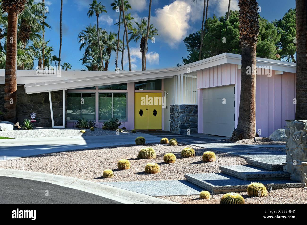 Midcentury modernism architecture in Palm Springs, California, USA ...
