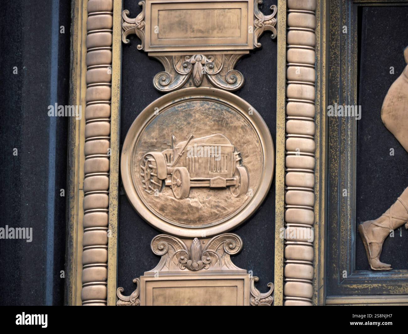 CINCINNATI, USA - SEPTEMBER 4 2024 - Art Deco historical Carew Tower ...