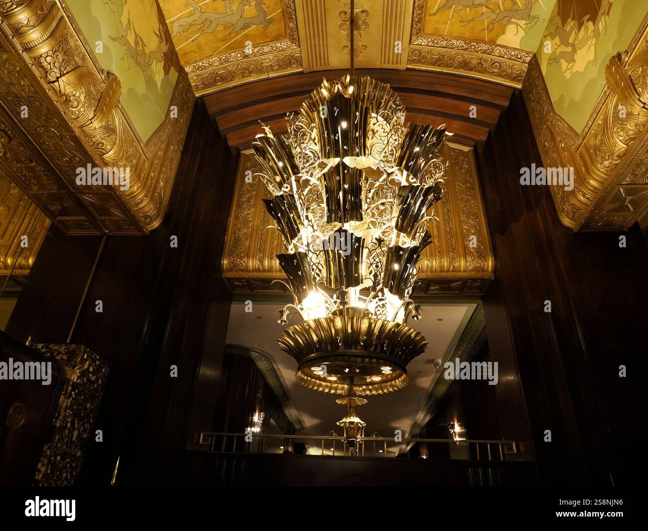 CINCINNATI, USA - SEPTEMBER 4 2024 - Art Deco historical Carew Tower ...