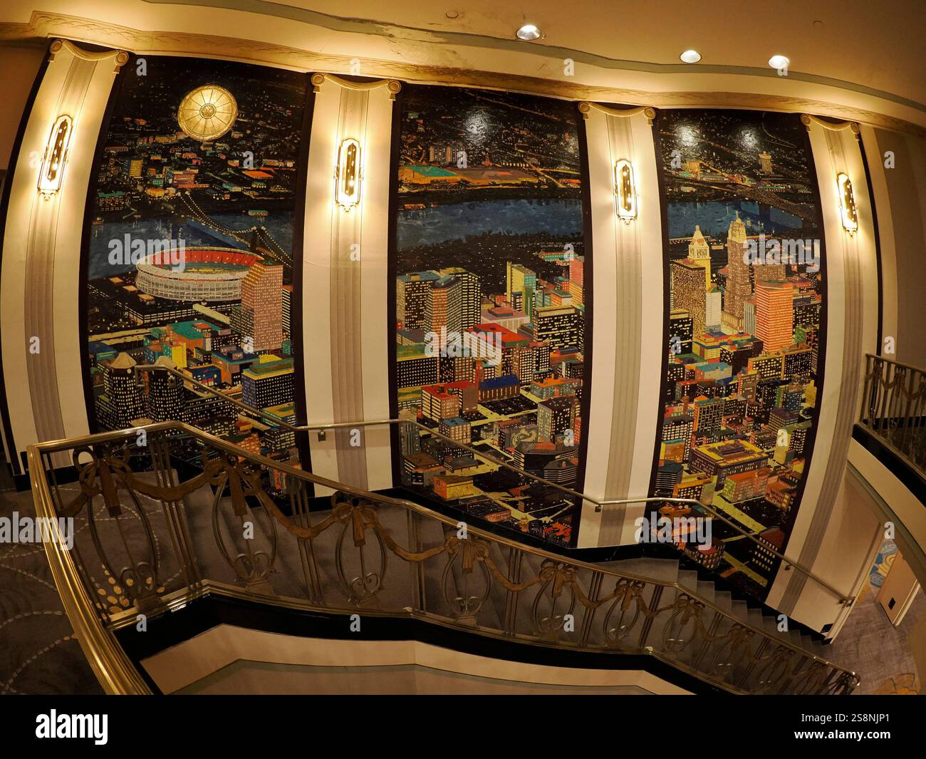 CINCINNATI, USA - SEPTEMBER 4 2024 - Art Deco historical Carew Tower ...