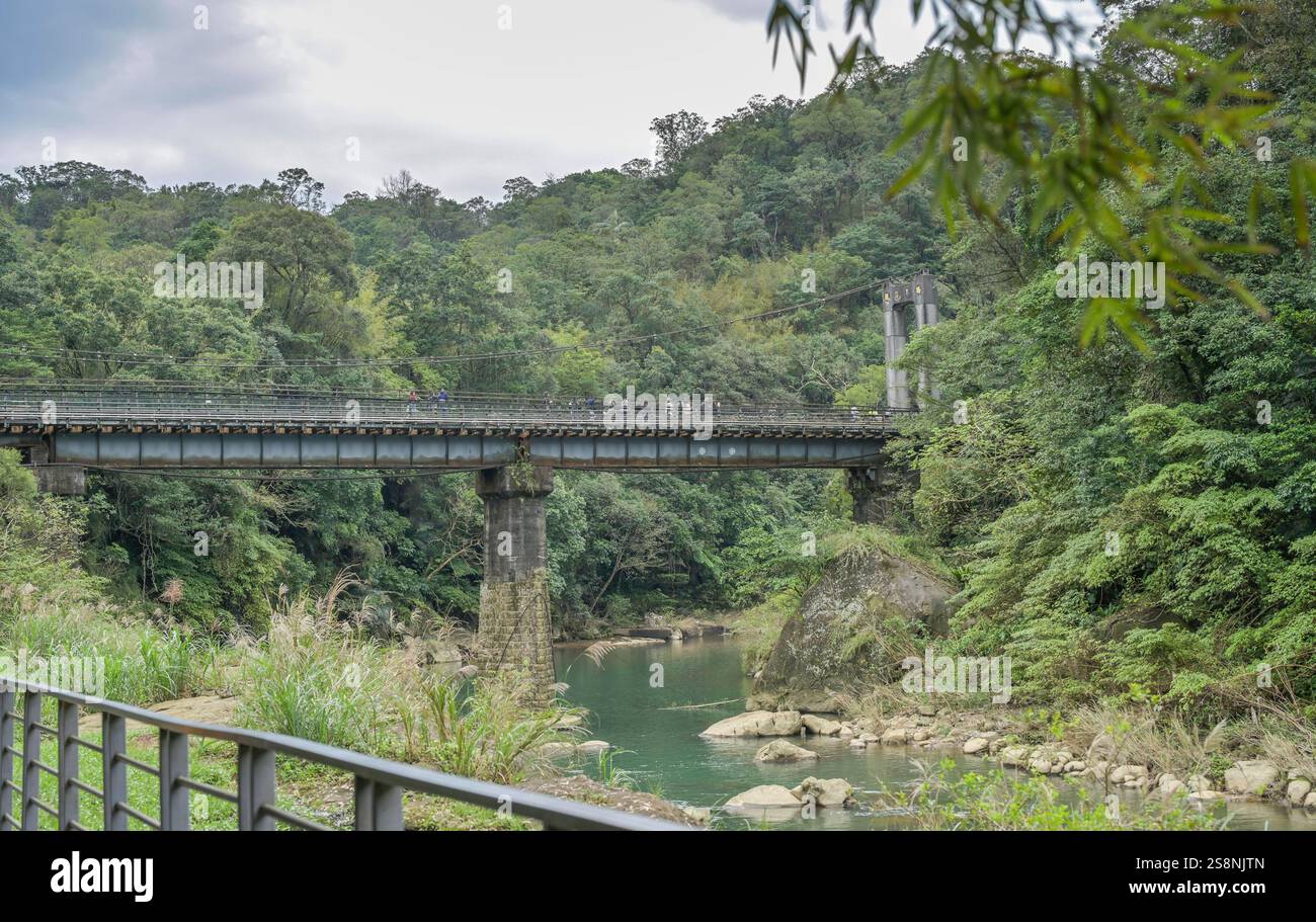 Siguangtan Hängebrücke, Keelung River, Shifen, Taiwan *** Siguangtan ...