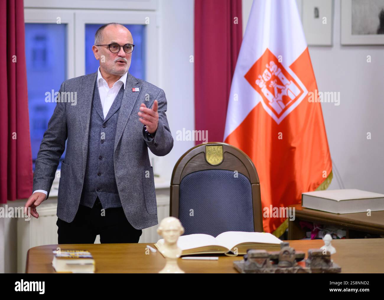 Kamenz, Germany. 22nd Jan, 2025. Roland Dantz (non-party), Mayor of ...