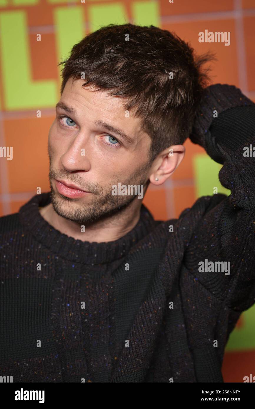 Photocall zur Apple-Serie KRANK Berlin Slavko Popadic PopadiÄ Crooks Photocall zur Apple-Serie ...