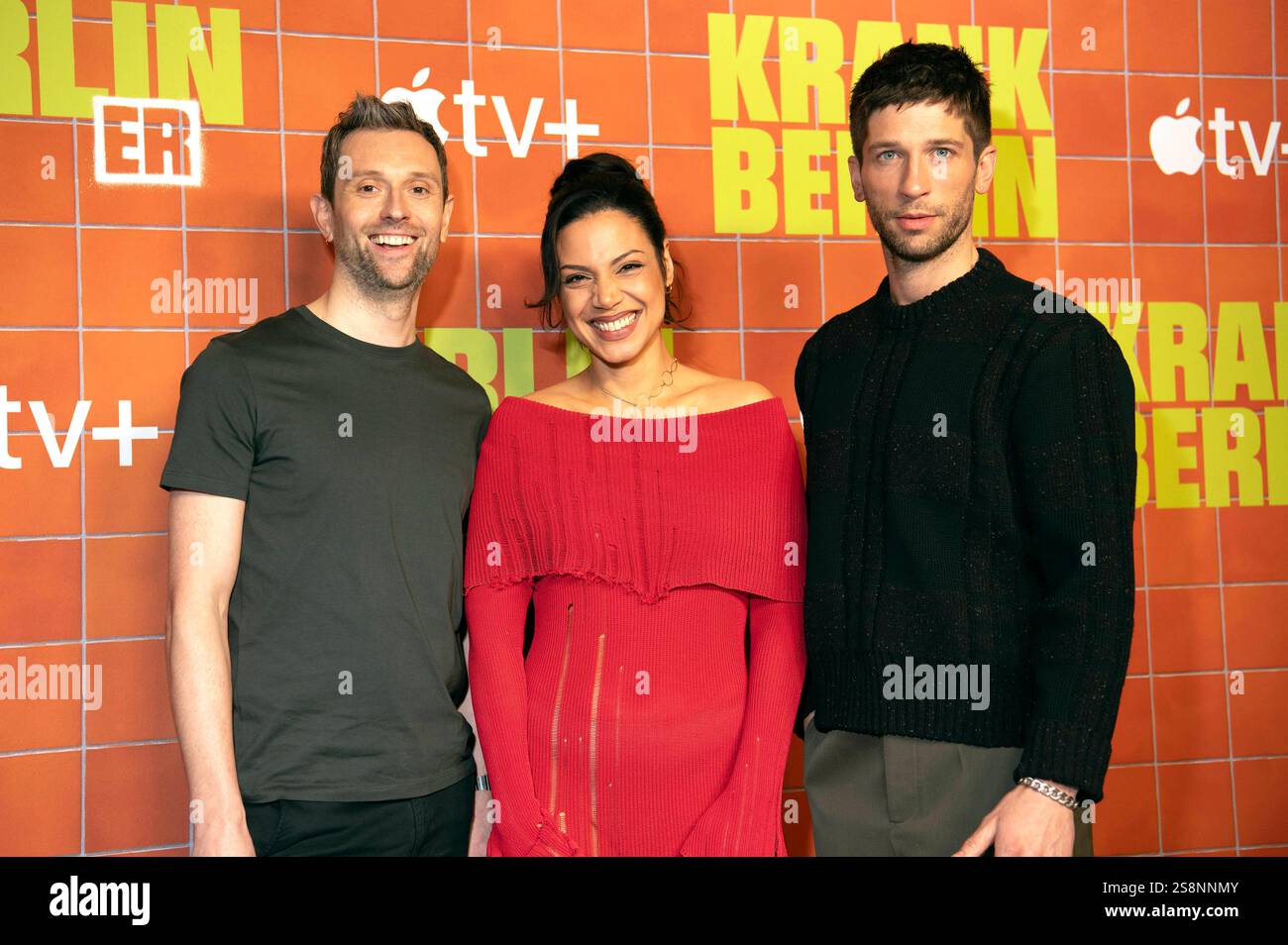 Samuel Jefferson, Haley Louise Jones und Slavko Popadic beim Photocall ...