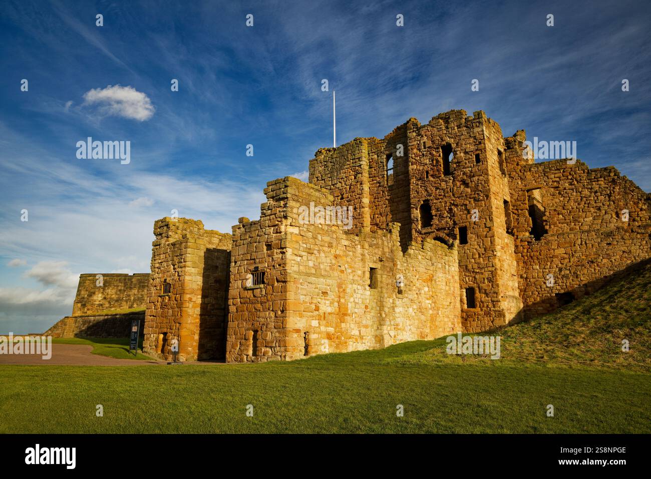 The ruined gatehouse of Tynemouth Castle, Newcastle, England Stock ...