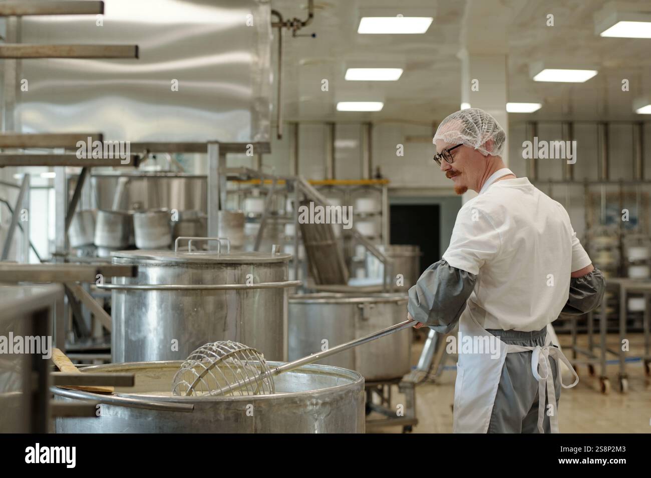 Kitchen safety gear hi-res stock photography and images - Alamy