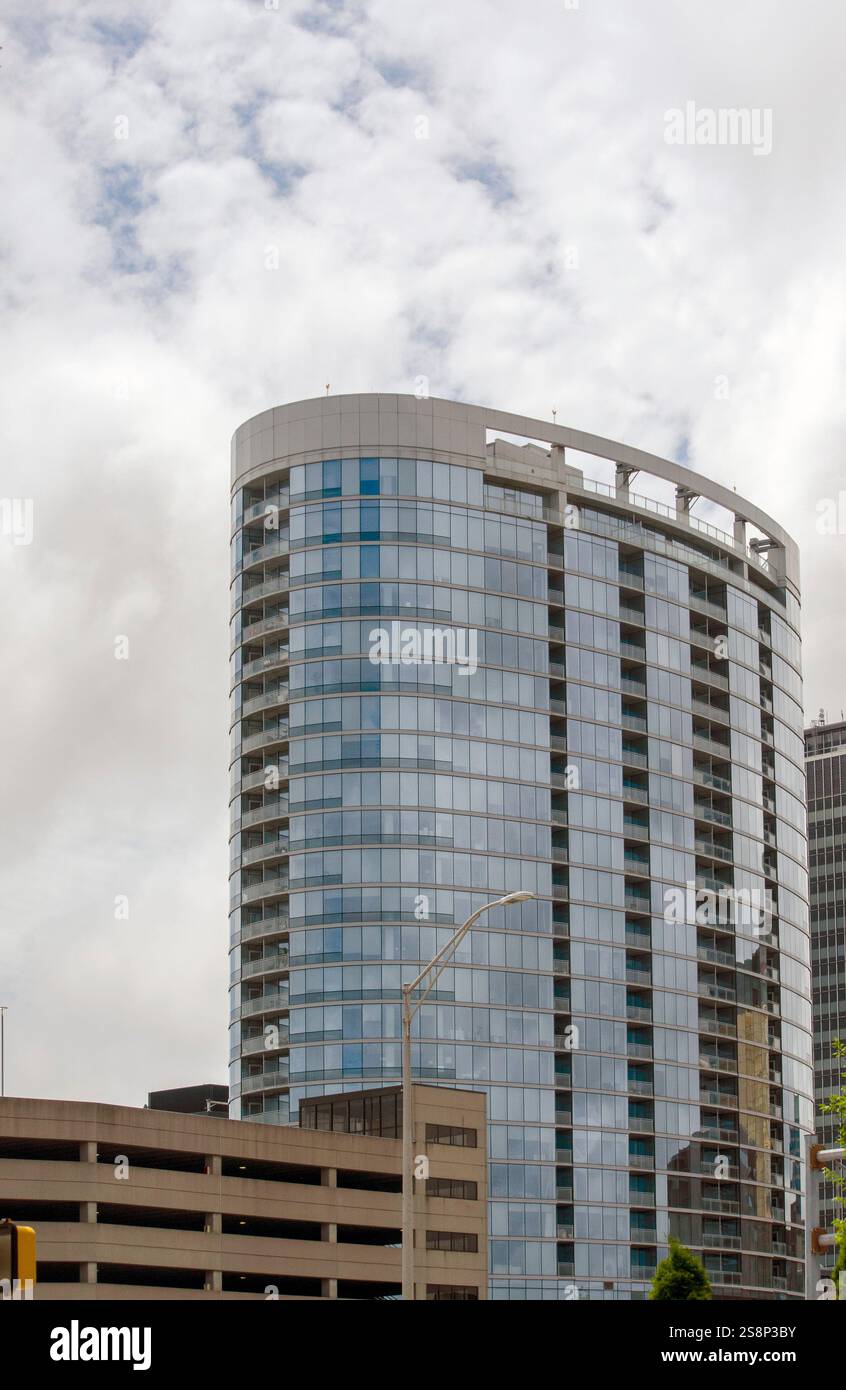 high-rise structure in urban setting Stock Photo - Alamy