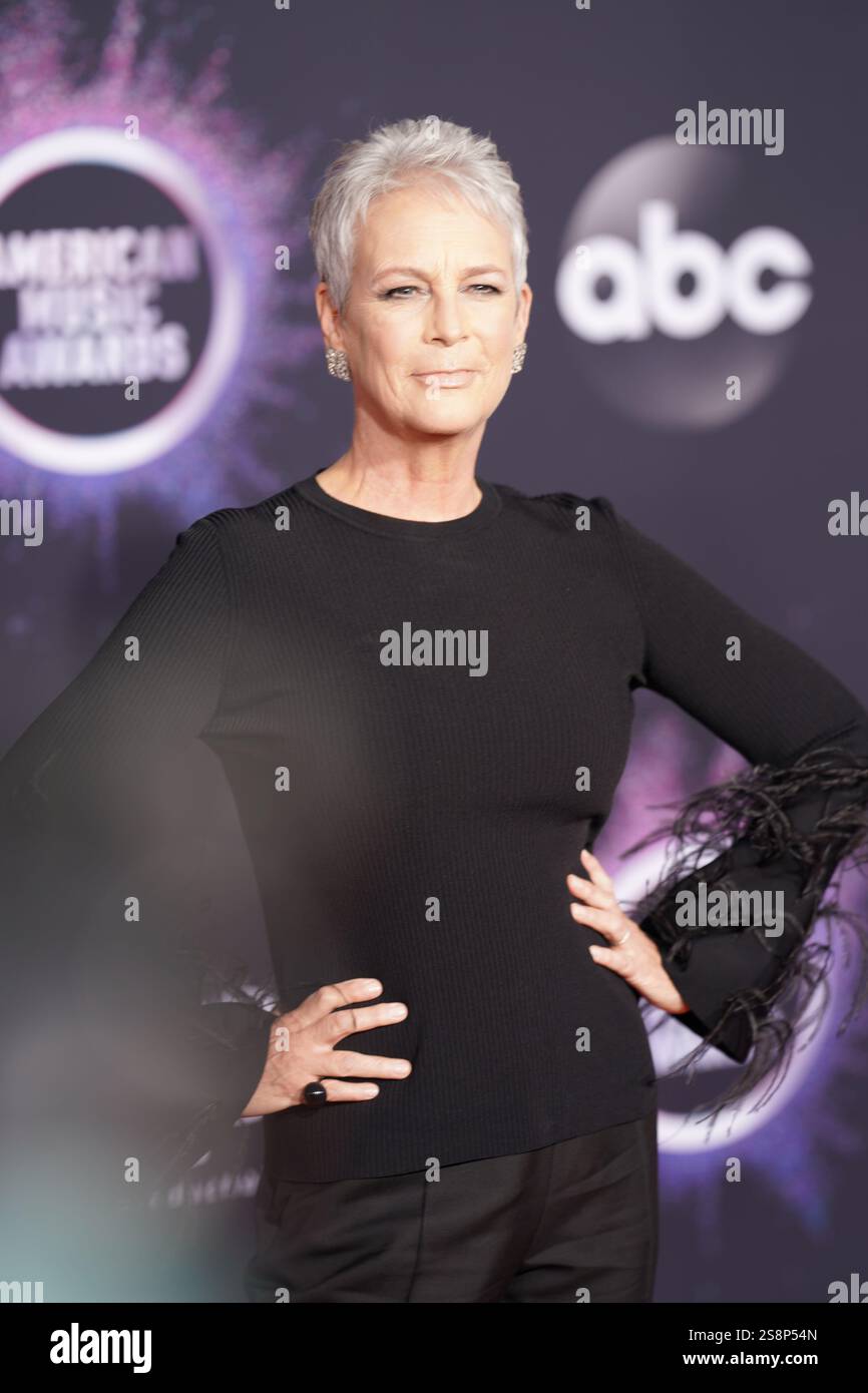 Jamie Lee Curtis at the 47th Annual American Music Awards, Arrivals ...