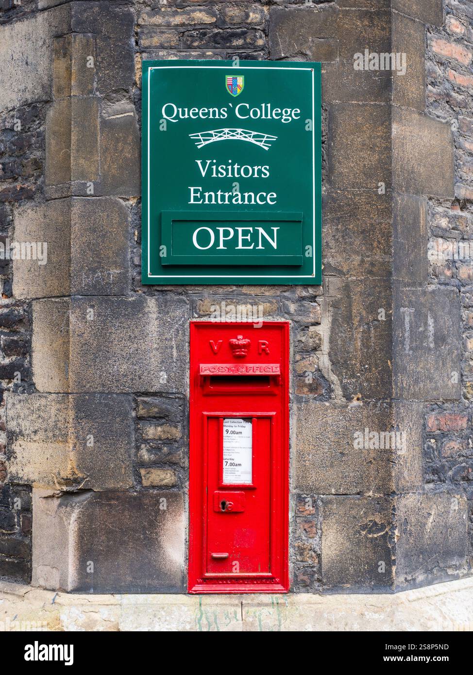 Visitors Entrance to Queens College, University of Cambridge, Cambridge ...