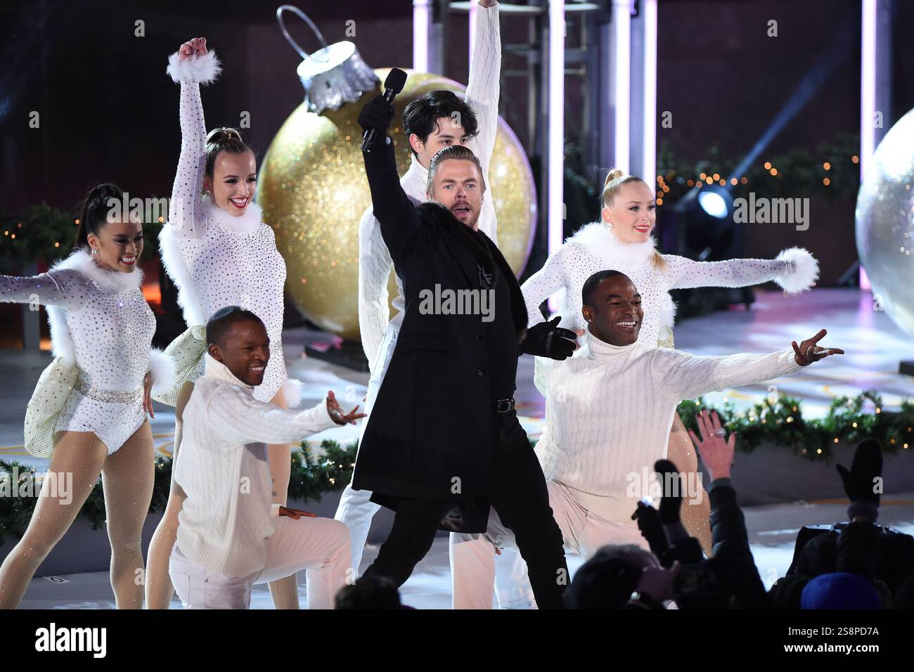 Derek Hough performing at the 87th annual Rockefeller Center Christmas ...