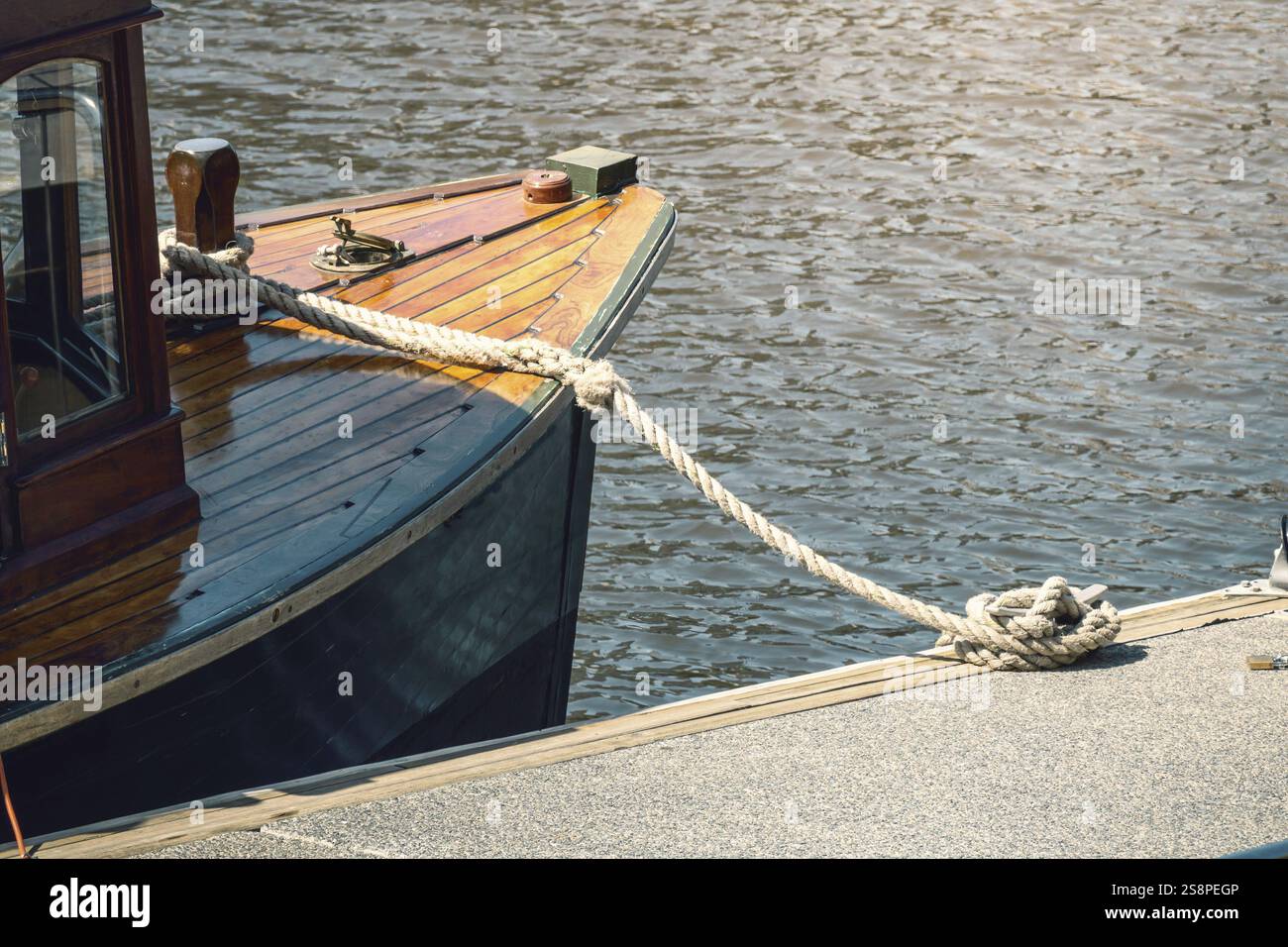 Pictures of boat hi-res stock photography and images - Alamy