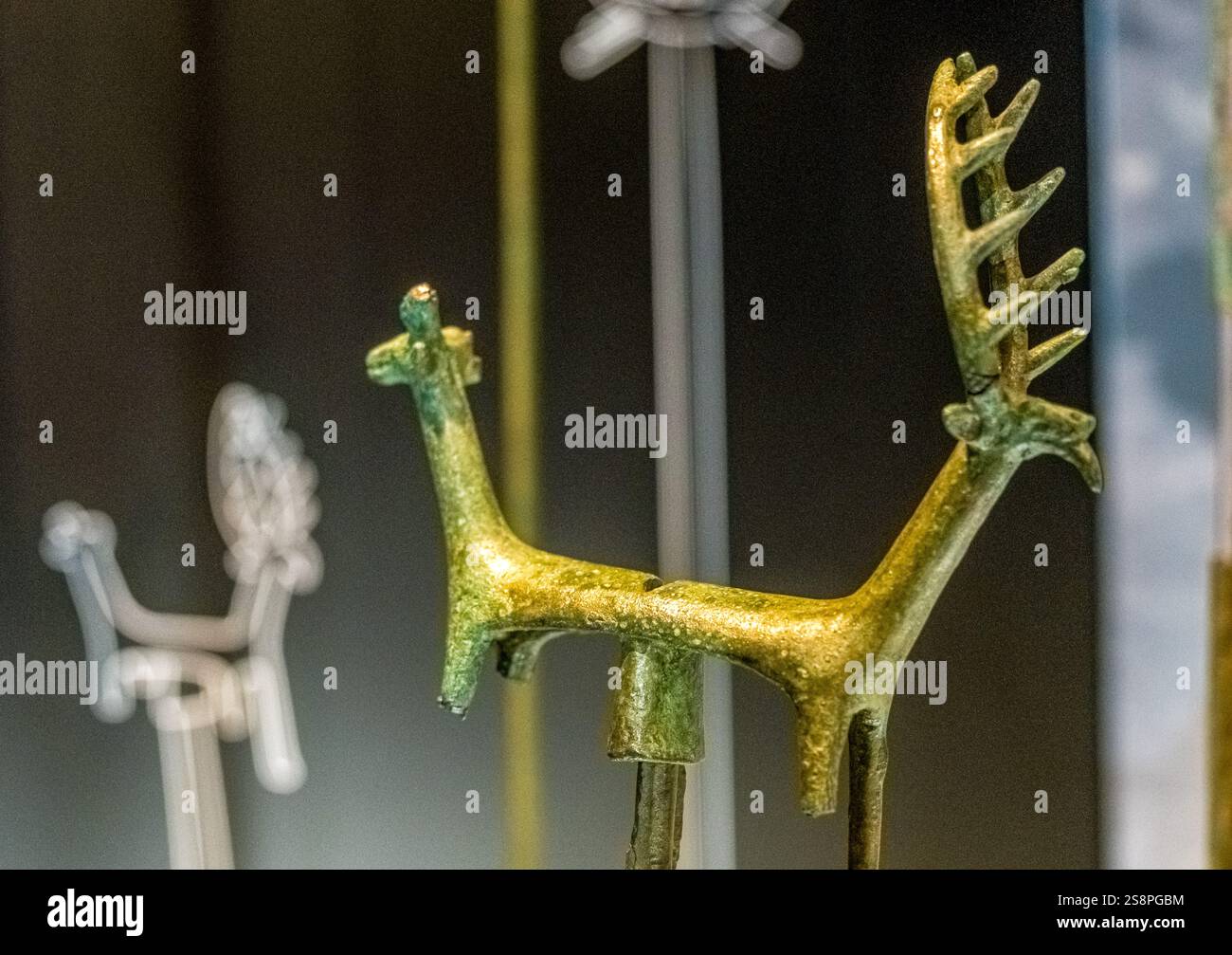 Historical figures and works of art exhibits in the archaeological ...