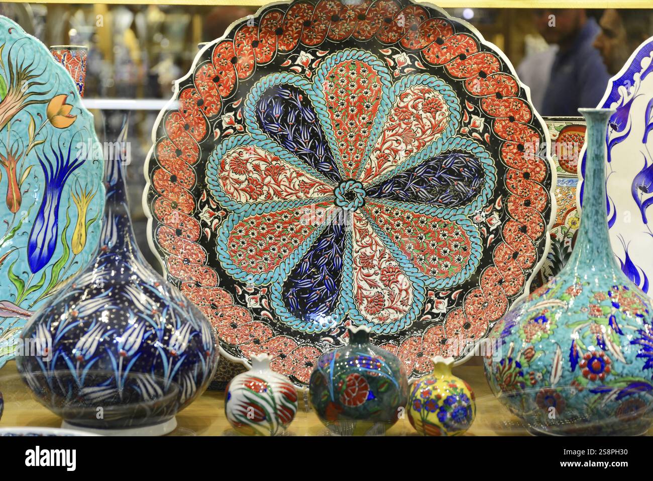 Grand Bazaar, Istanbul, Turkey, Asia, Colourful ceramic plates and ...
