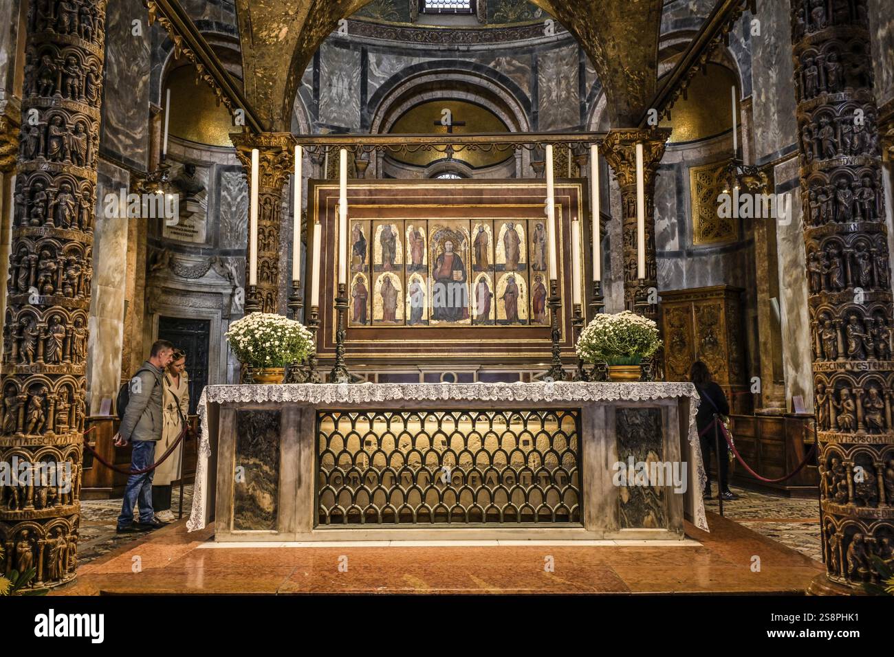 Tomb of St Mark the Evangelist, main altar, interior, St Mark's Basilica, Basilica di San Marco ...