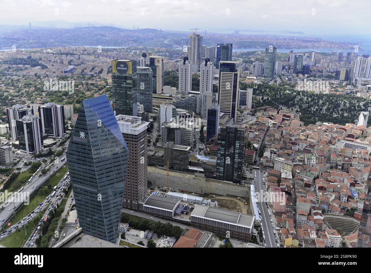 Hotel SAPPPHIRE, viewing platform 226m high, view from Istanbul ...