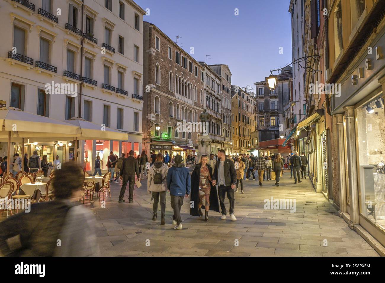 Pedestrian zone, shopping street Strada Nova, Venice, Veneto, Italy, Europe Stock Photo - Alamy
