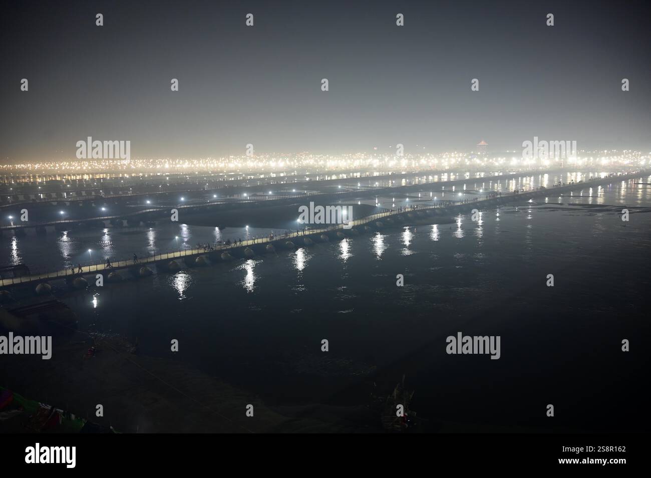 January 23, 2025: Prayagraj: A view of pontoon bridge installed over ...