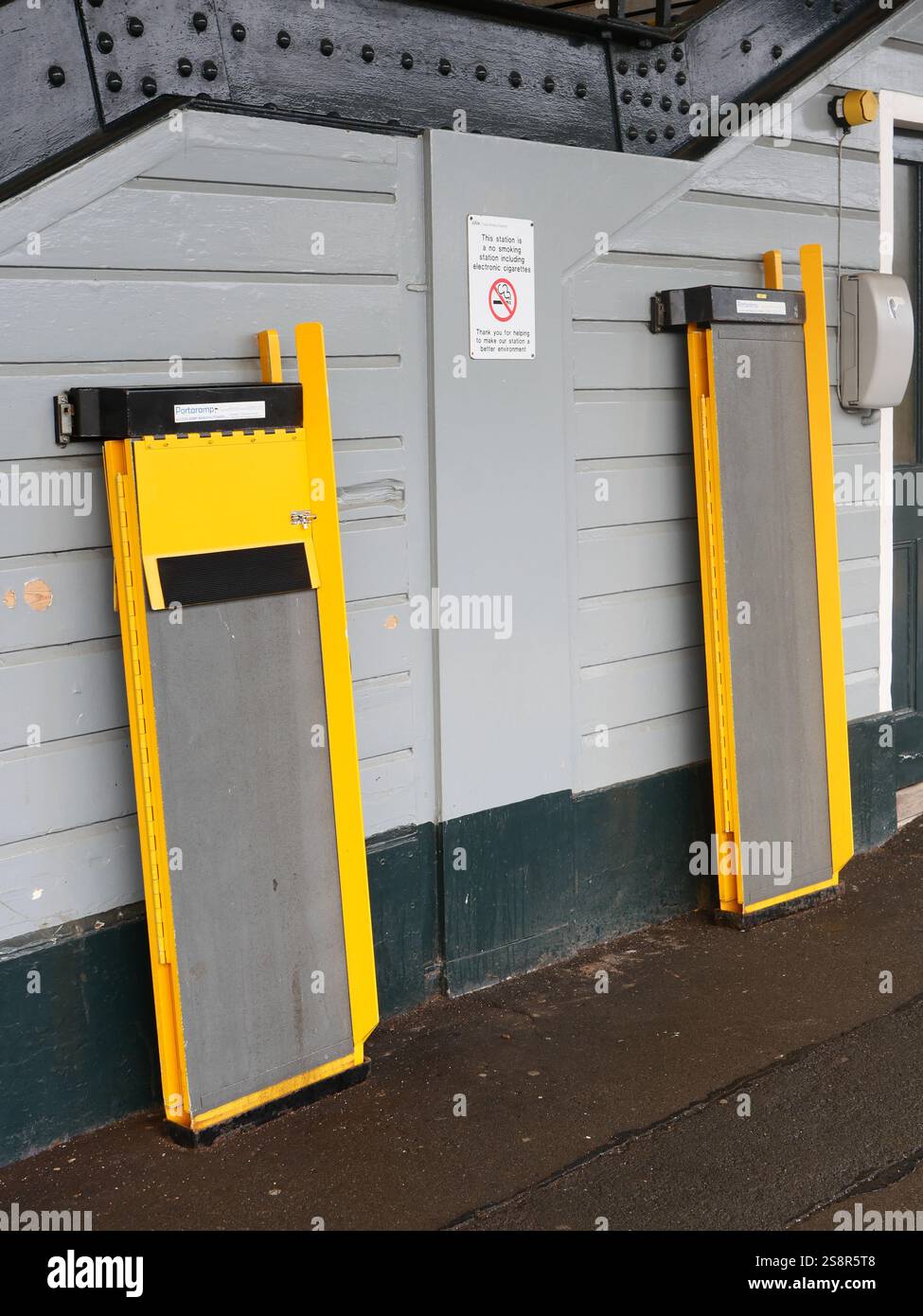 Railway access ramps hi-res stock photography and images - Alamy