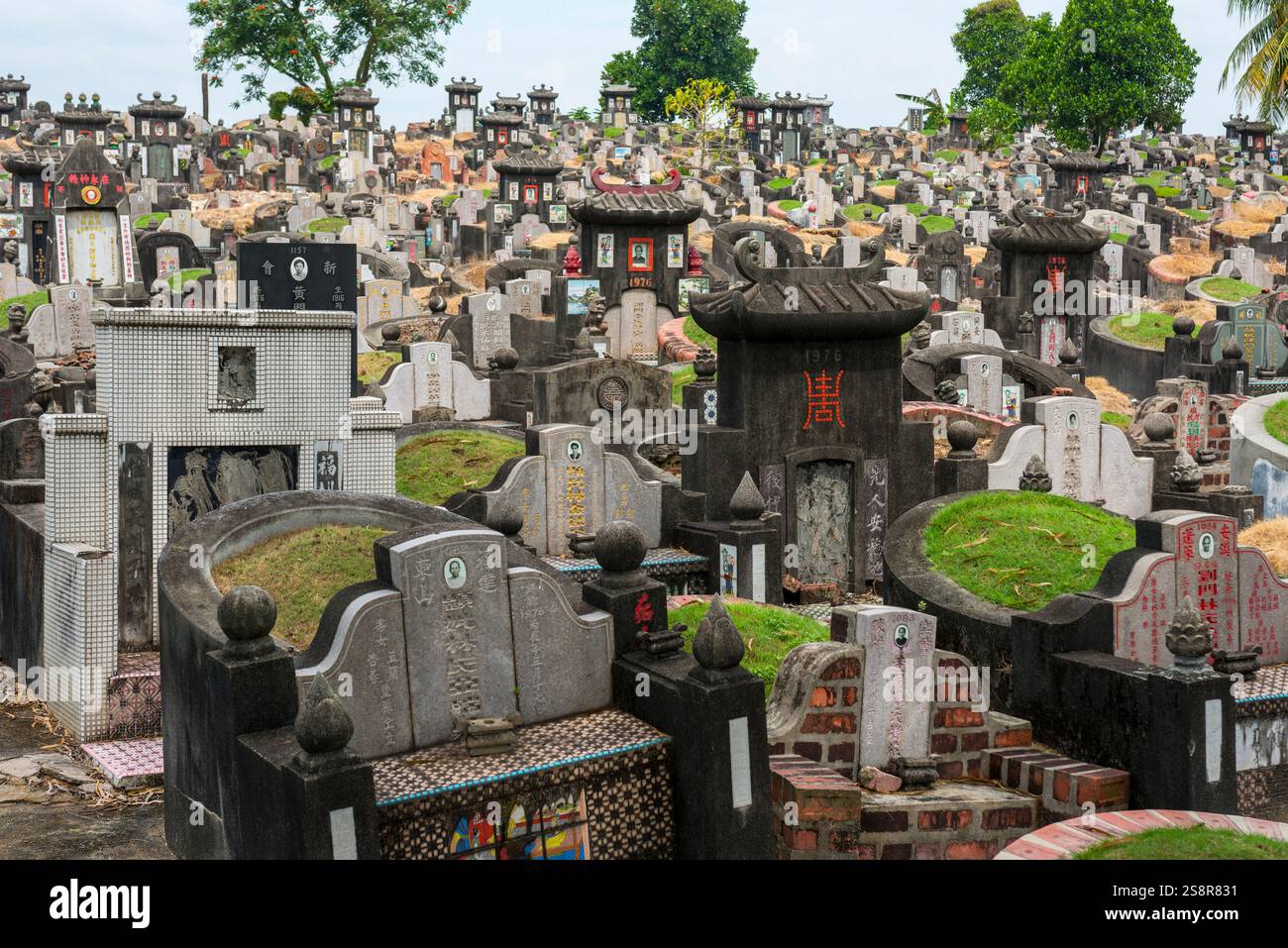The Choa Chu Kang Cemetery in Singapore, Southeast Asia Stock Photo - Alamy