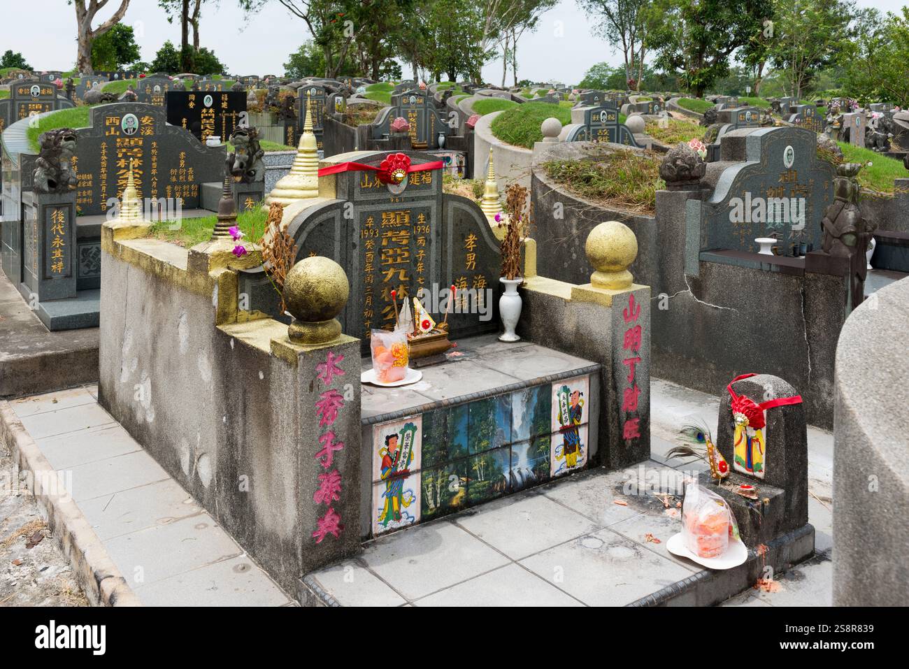 The Choa Chu Kang Cemetery in Singapore, Southeast Asia Stock Photo - Alamy