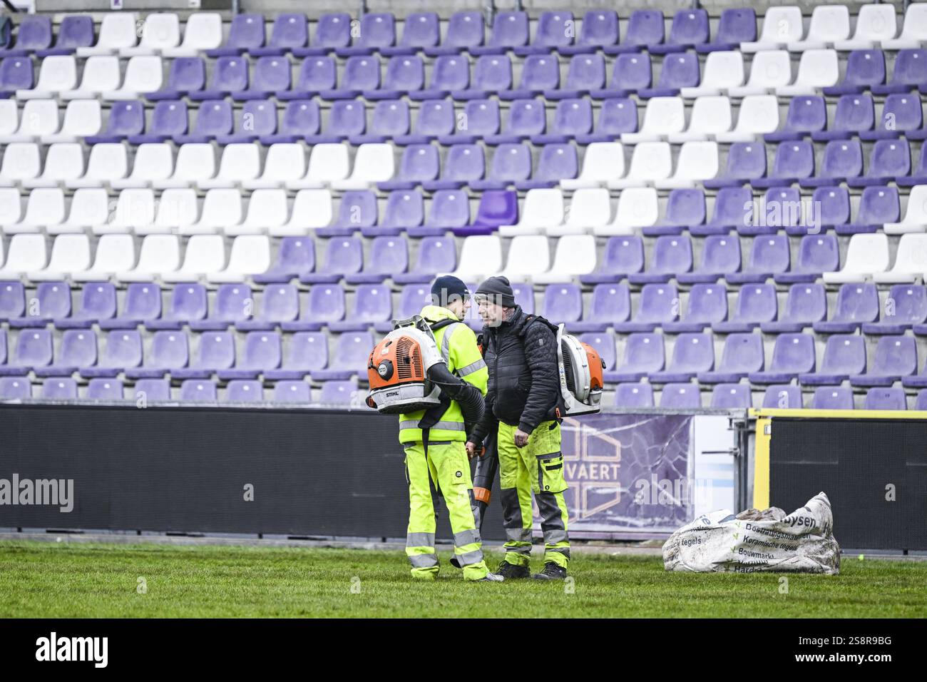 Antwerp, Belgium. 23rd Jan, 2025. Greenkeepers pictured at the brand ...