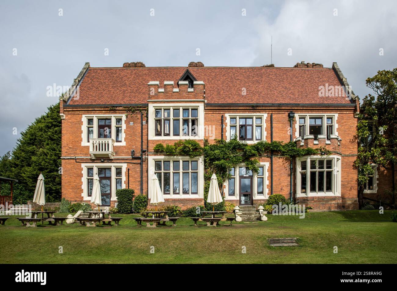 Luxury wedding venue sussex hi-res stock photography and images - Alamy