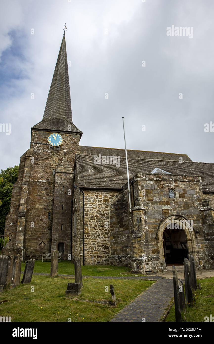 St peter and st pauls church wadhurst hi-res stock photography and ...