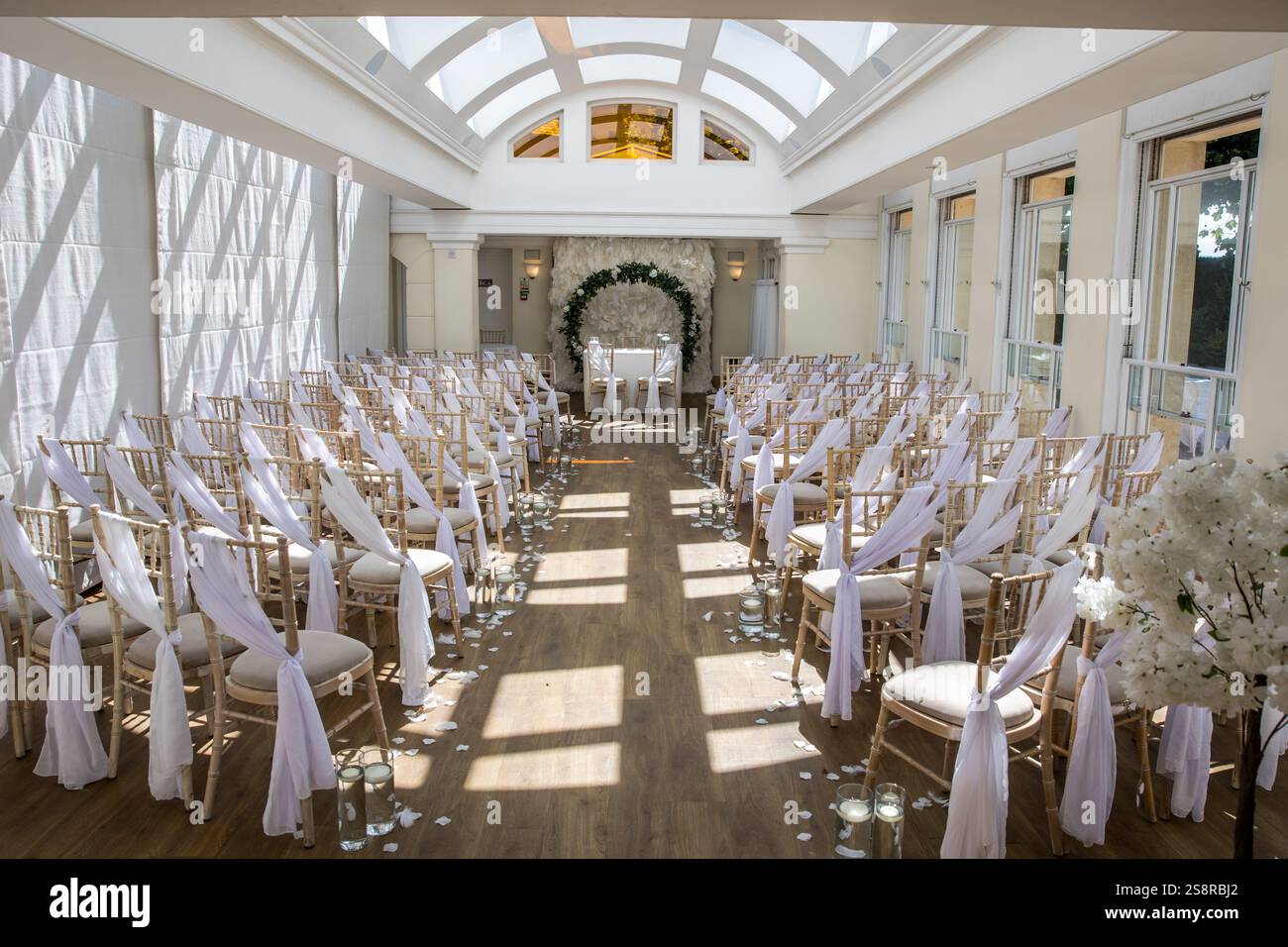 Elegant wedding location hi-res stock photography and images - Alamy